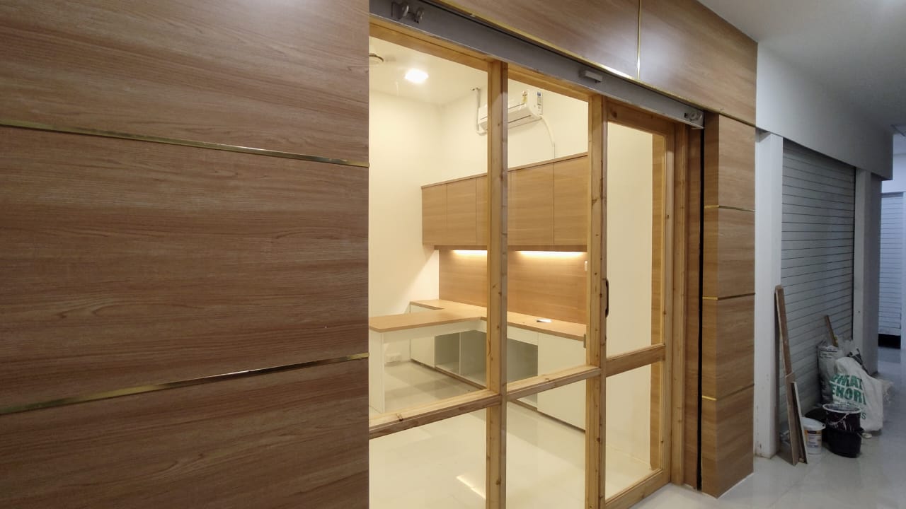 Resale Commercial Office Space 158 Sq.Ft. in Oberoi Mall, Goregaon East ...