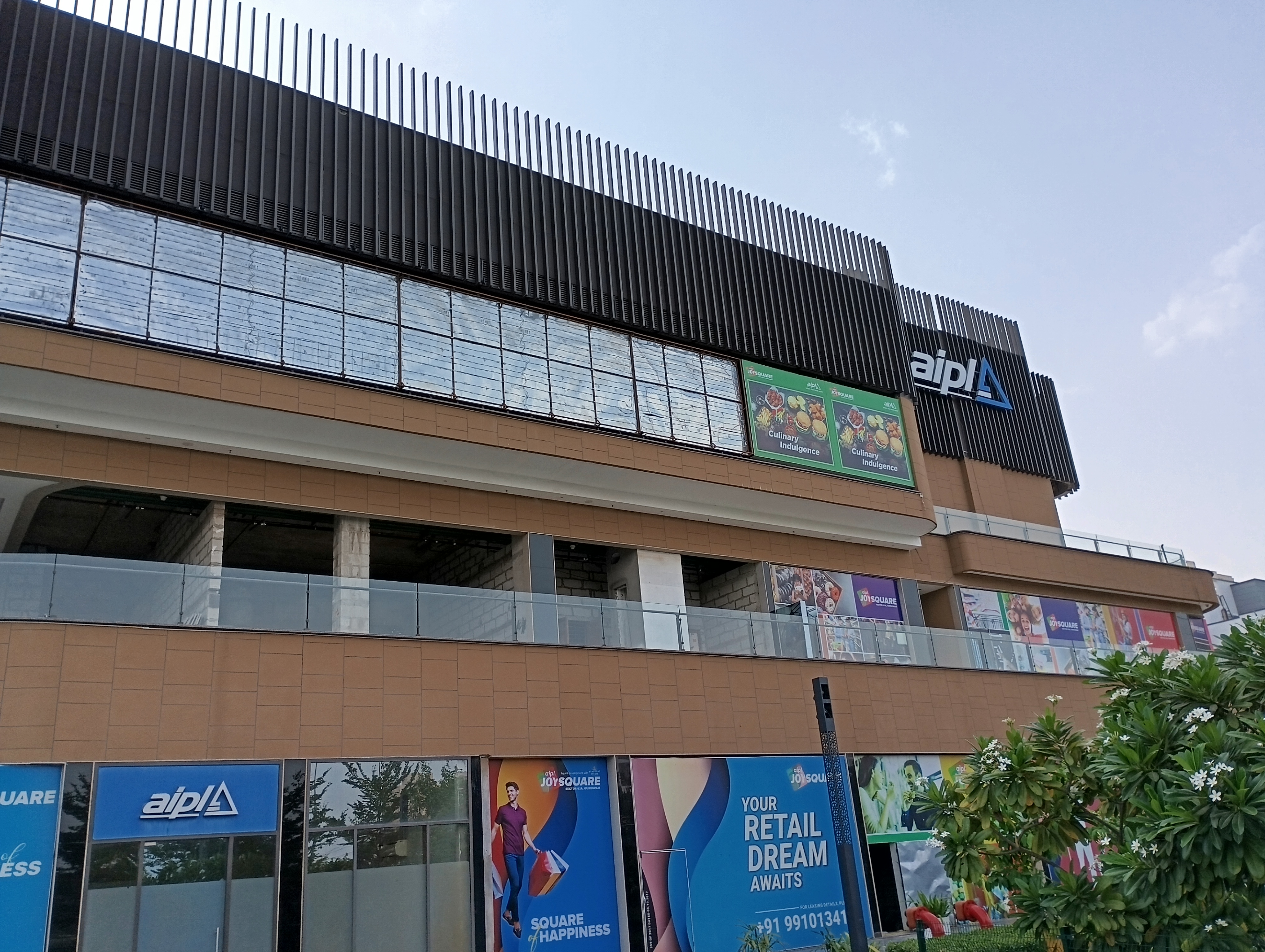 Resale Commercial Shop 223 Sq.Ft. in AIPL Joy Square, Sector 63a ...