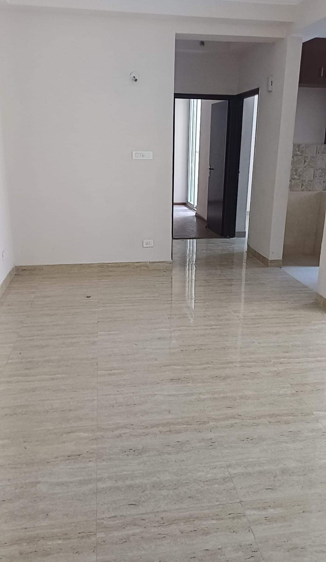 Rental 3 Bedroom 1425 Sq.Ft. Apartment in Amrapali Golf Homes, Sector 4 ...
