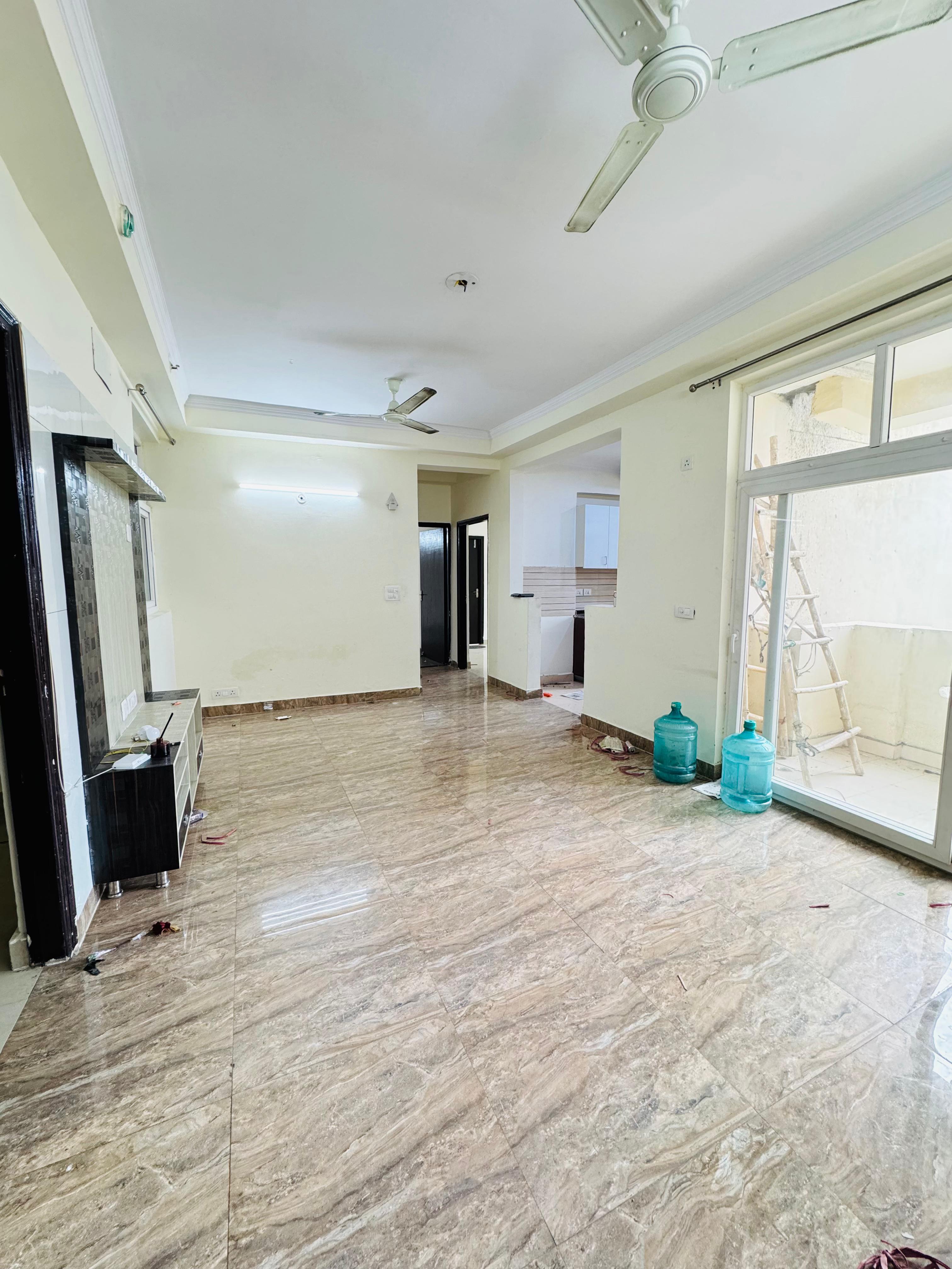Rental 3 Bedroom 1375 Sq.Ft. Apartment in Amrapali Crystal Homes ...