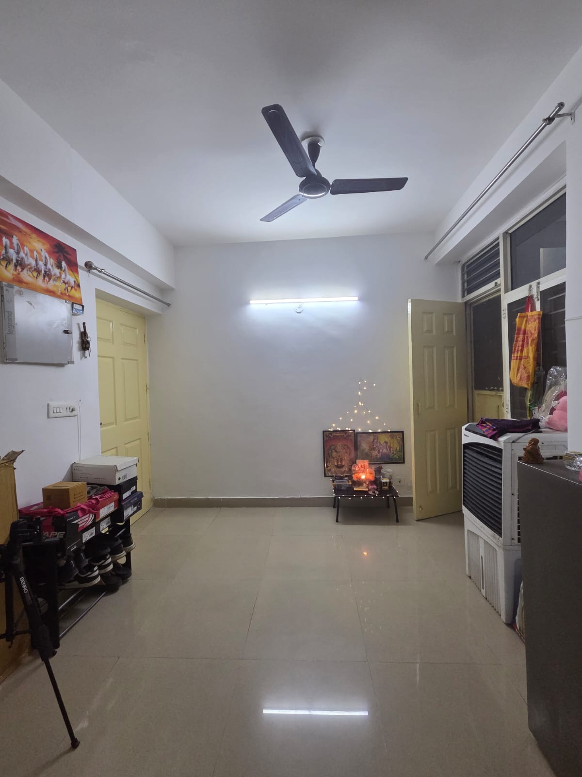 Rental 2 Bedroom 930 Sq.Ft. Apartment in Supertech Cape Town, Sector 74 Noida - 9215456