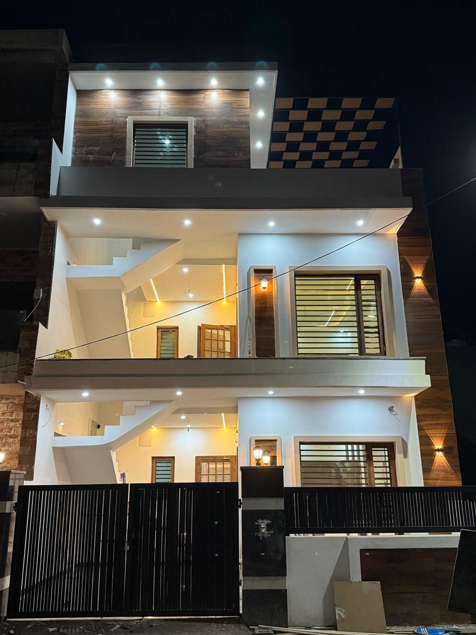 Resale 4 Bedroom 140 Sq.Yd. Independent House in Sector 124 Mohali ...