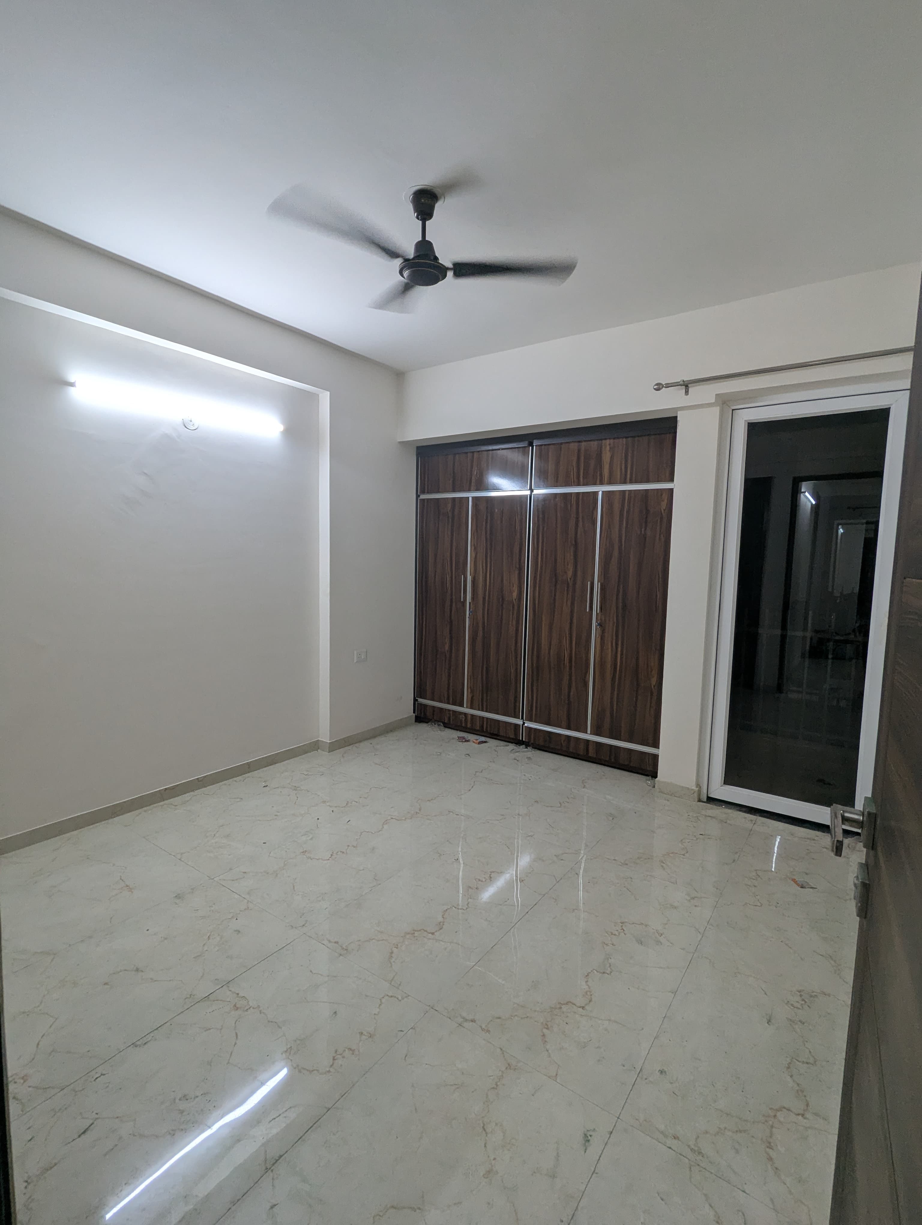 Rental 2.5 Bedroom 1195 Sq.Ft. Builder Floor in Smart World Gems ...