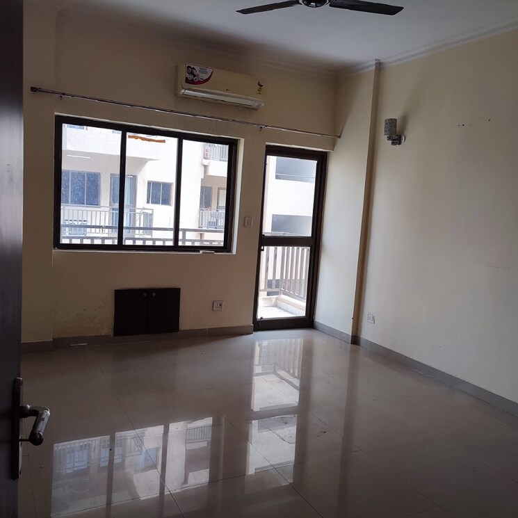 Rental 3 Bedroom 2600 Sq.Ft. Apartment in Ardee City Palm Grove Heights ...