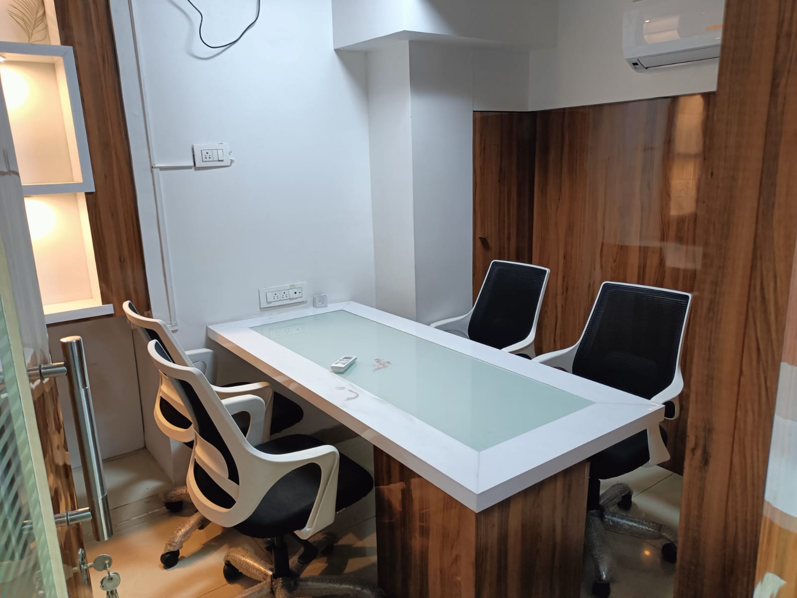 Rental Commercial Office Space 1320 Sq.Ft. in Real Tech Park, Vashi ...