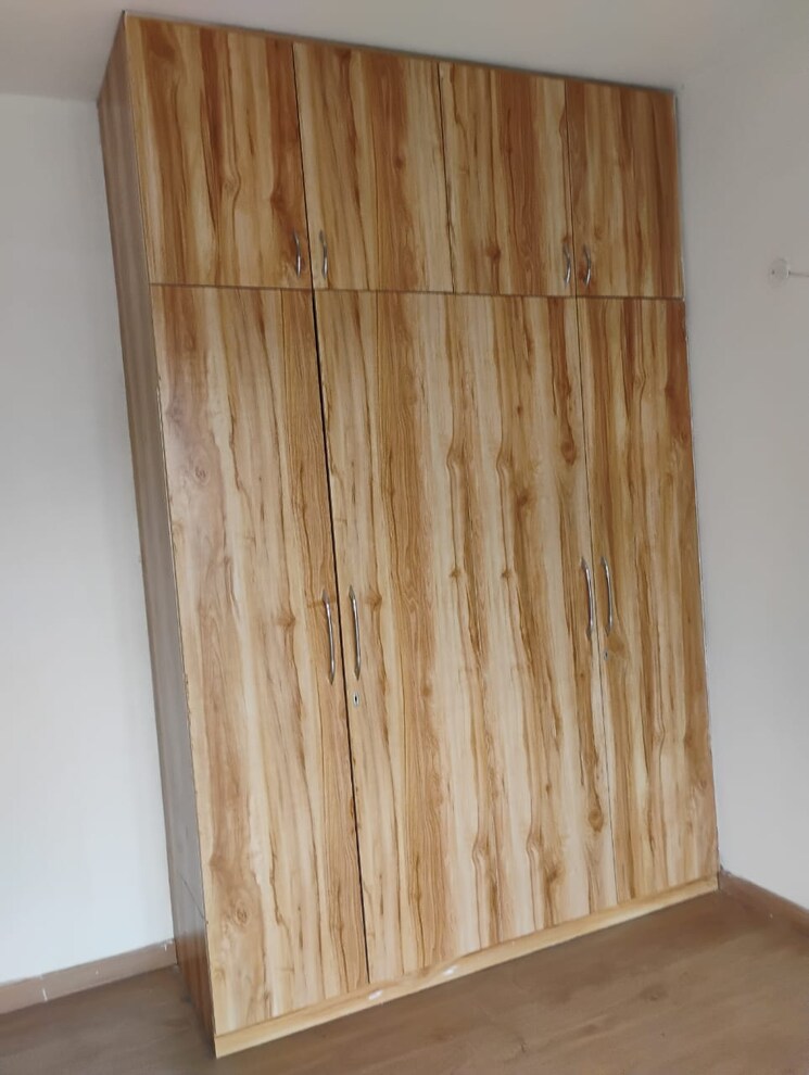 Resale 3 Bedroom 1900 Sq.Ft. Apartment in Emaar Palm Gardens, Sector 83 ...