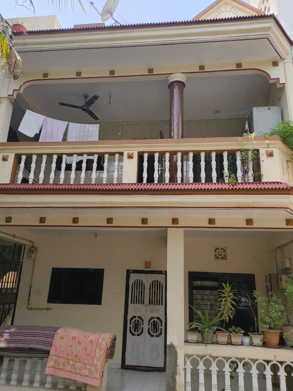 4 BHK House for Sale in Anand Mahal Road, Surat - Buy 4 BHK House in ...