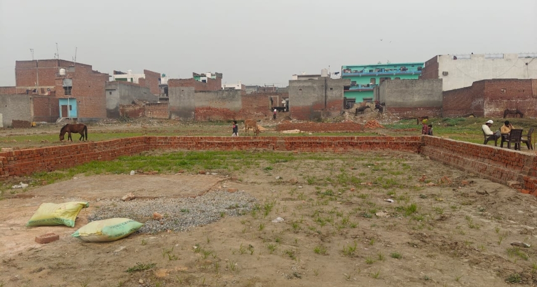 Resale 100 Sq.Yd. Plot in Agra - Delhi National Highway Mathura - 9341699