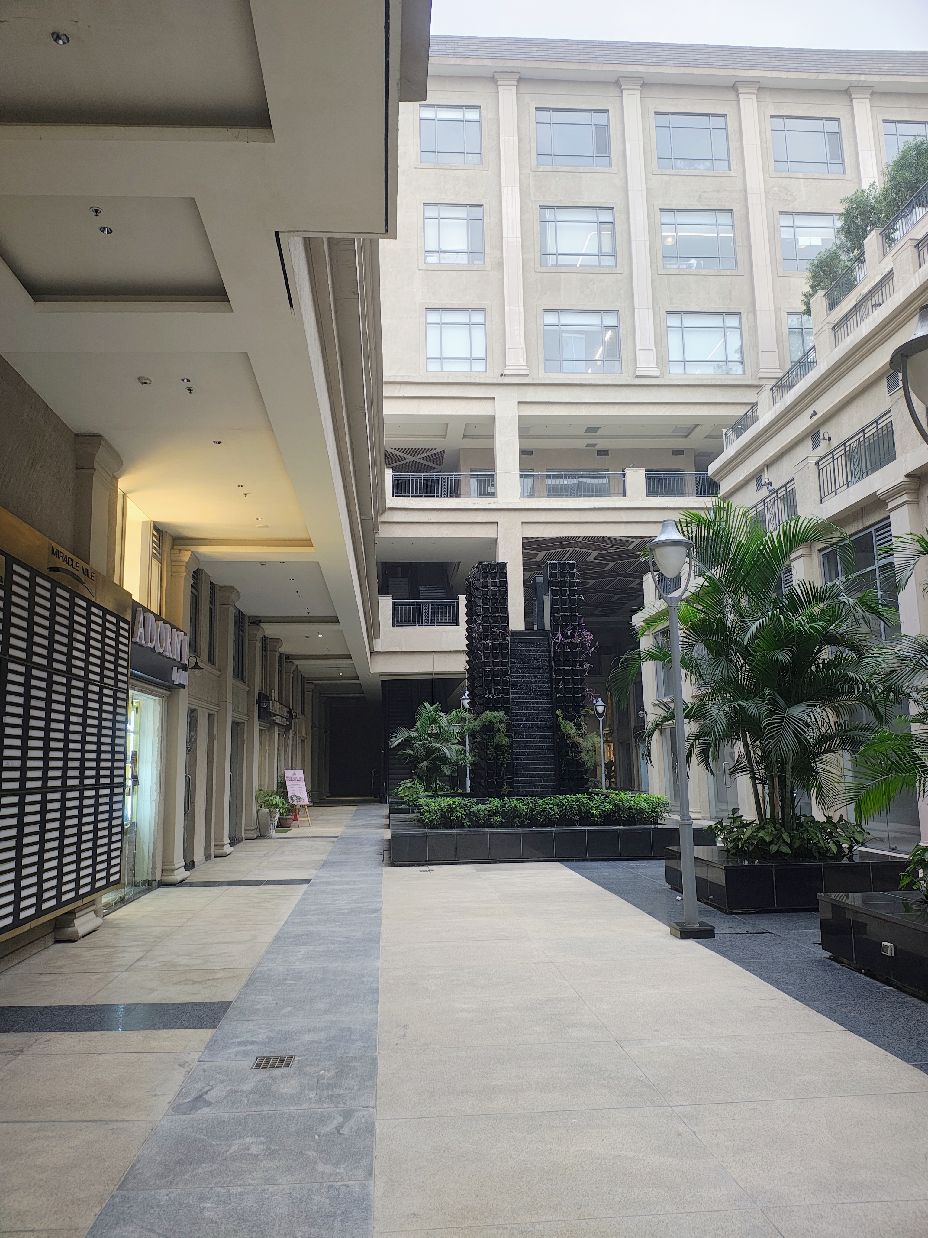 Rental Commercial Shop 900 Sq.Ft. in Brahma Miracle Mile, Sector 60 ...