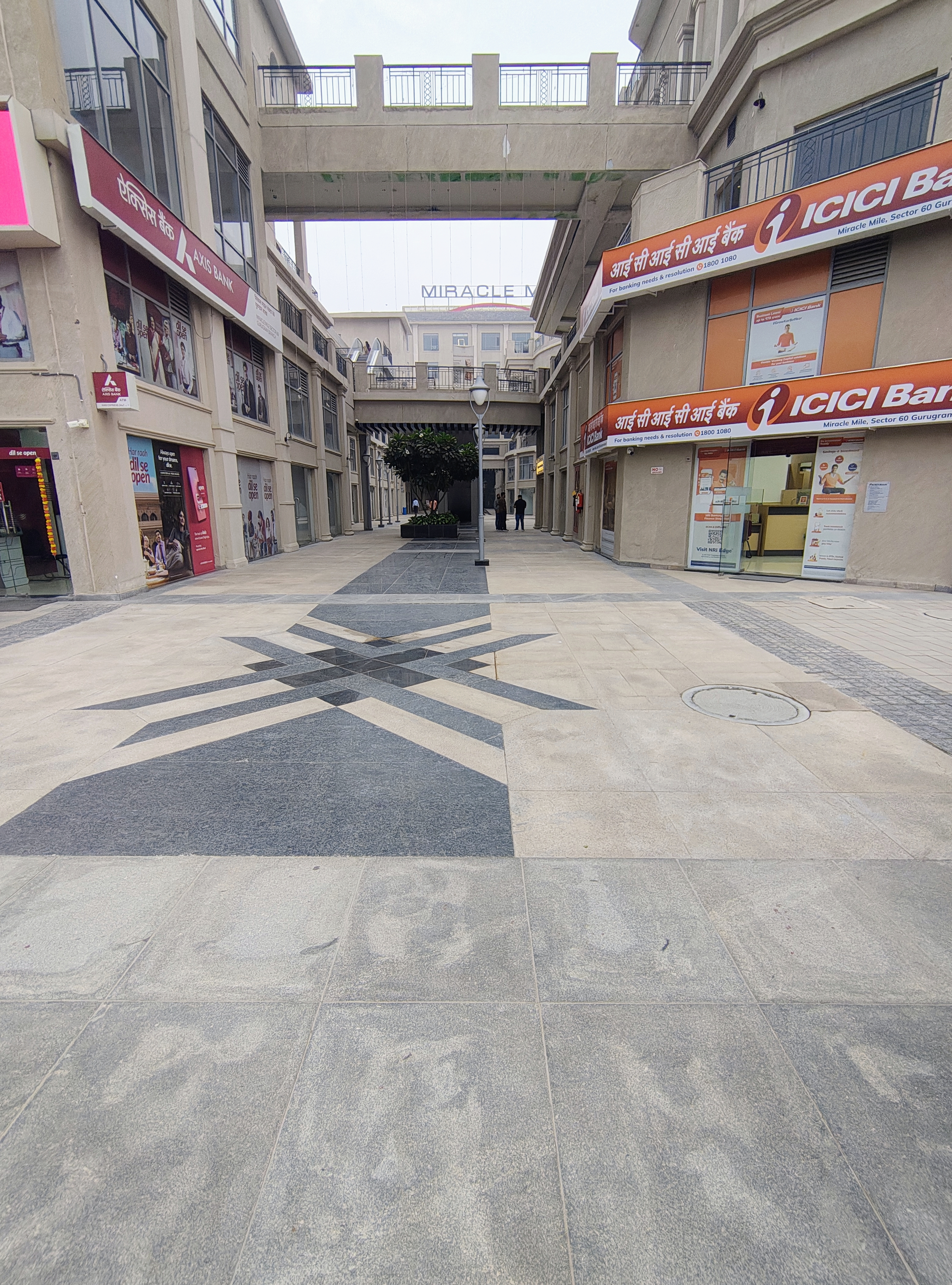 Rental Commercial Shop 900 Sq.Ft. in Brahma Miracle Mile, Sector 60 ...