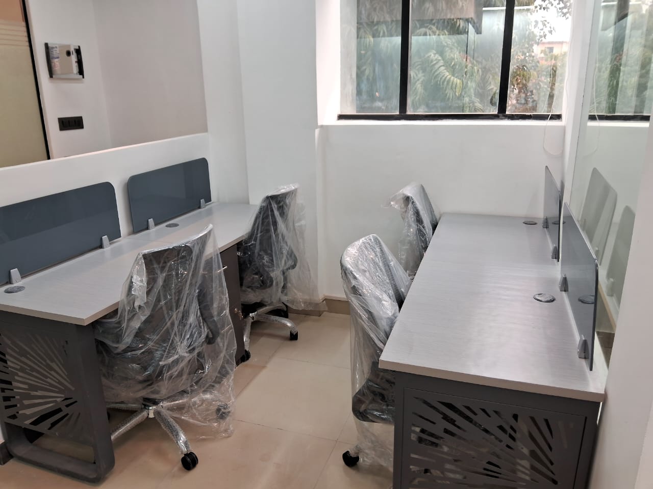 Rental Commercial Office Space 750 Sq.Ft. in Sector 16 Noida - 9410657