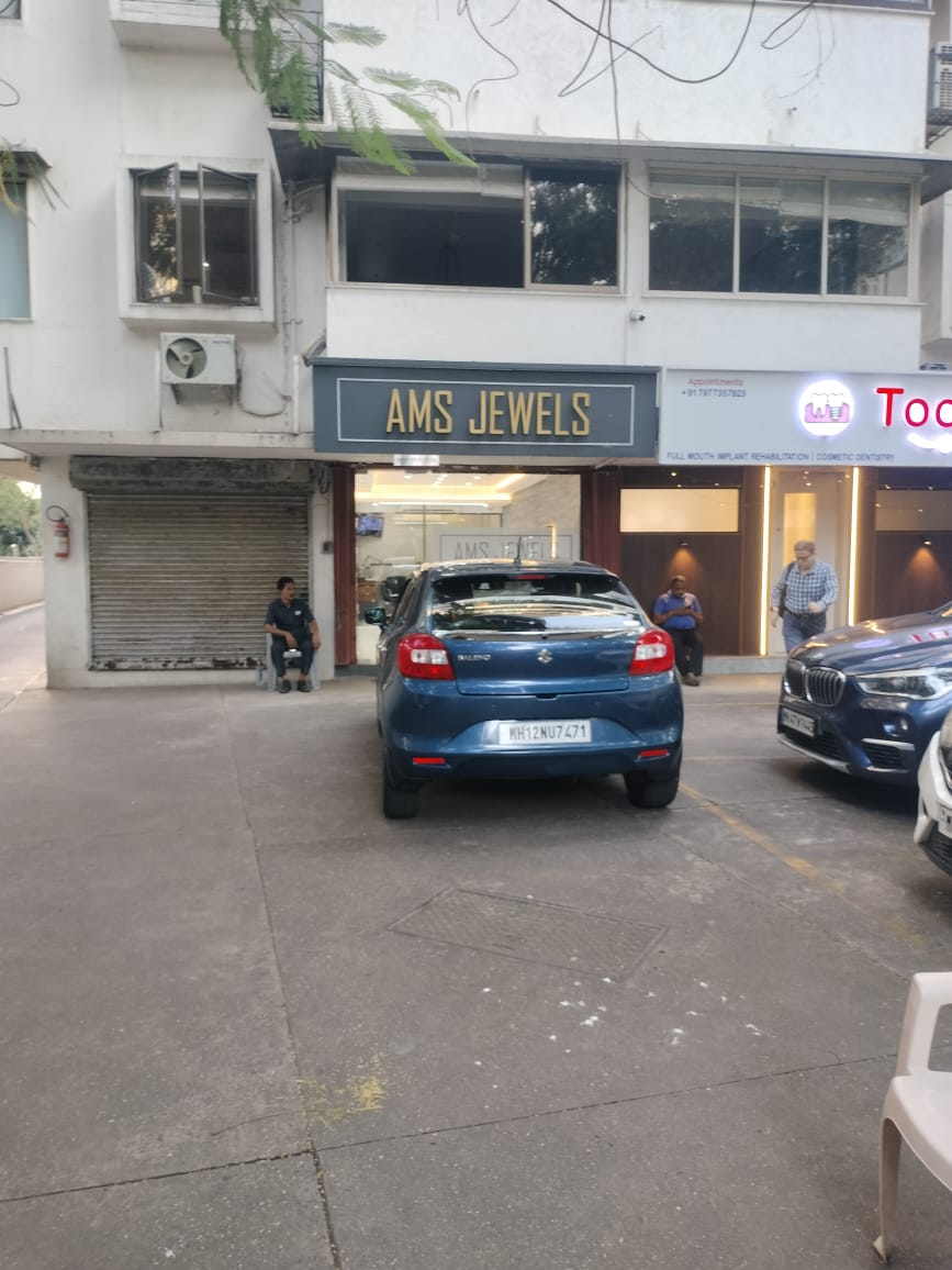 Rental Commercial Shop 175 Sq.Ft. in Colaba Mumbai - 9474377