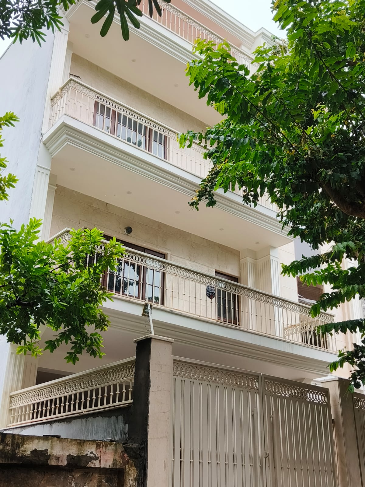 Resale 6+ Bedroom 2690 Sq.Ft. Independent House in RWA Apartments ...