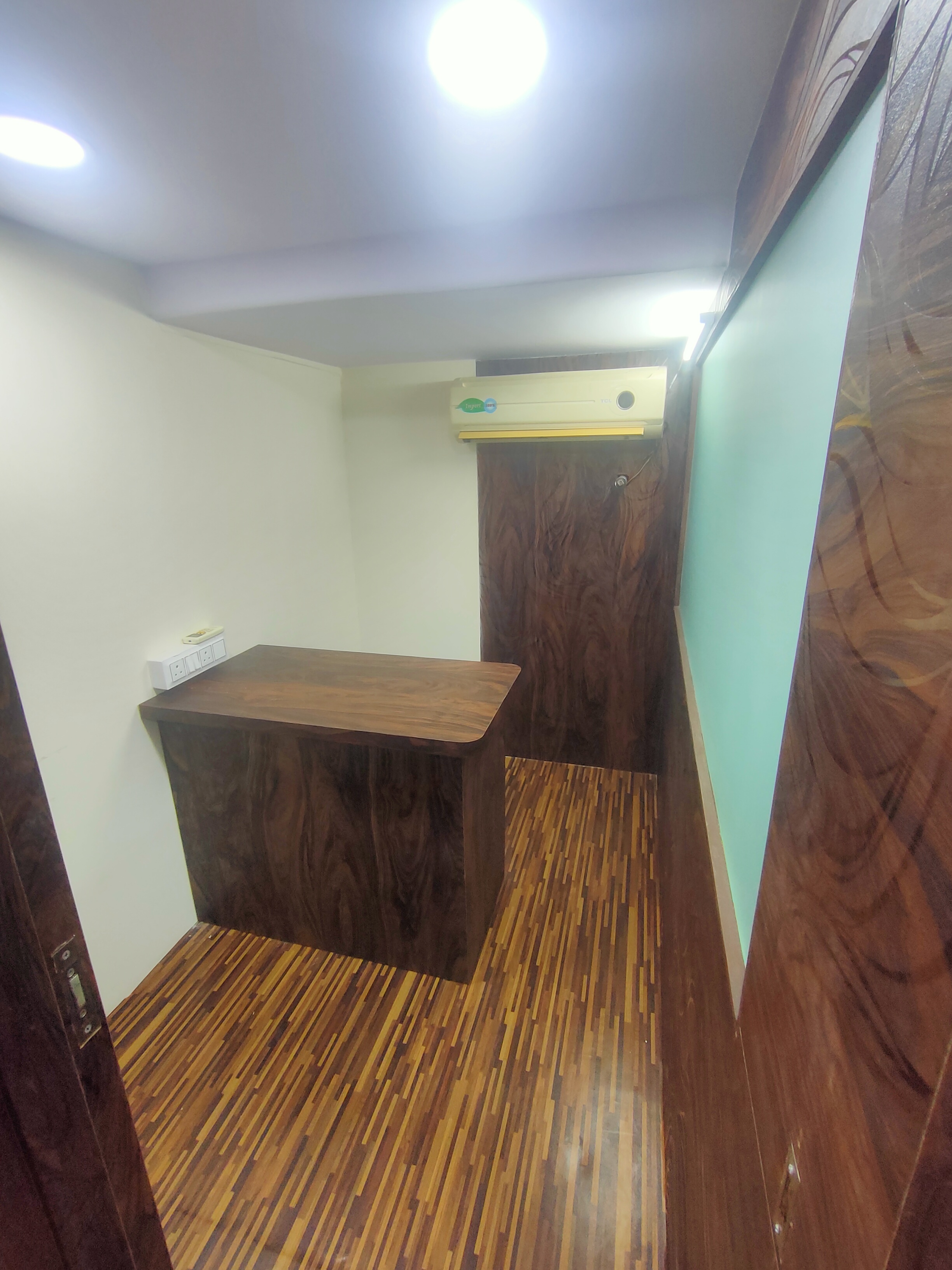 Rental Commercial Office Space 200 Sq.Ft. in Haware Centurion Mall ...