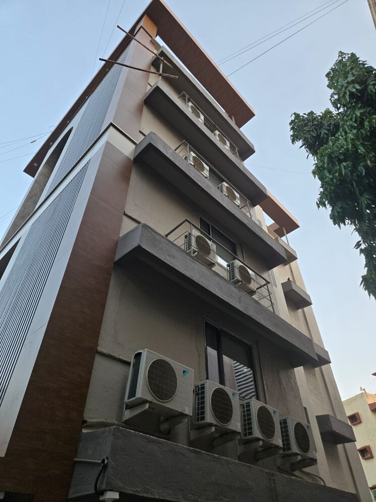 Resale 429 Sq.Mt. Plot in Andheri East Mumbai - 9493409