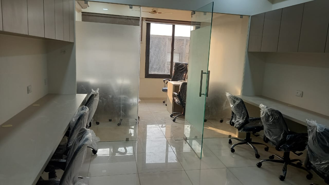 Rental Commercial Office Space 875 Sq.Ft. in Gota Ahmedabad - 9525205