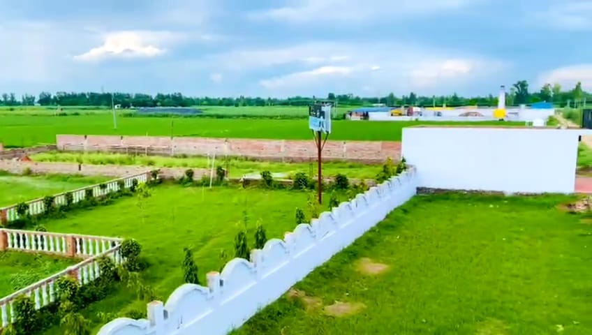 Resale 600 Sq.Ft. Plot in Garhmukteshwar Hapur - 9557348