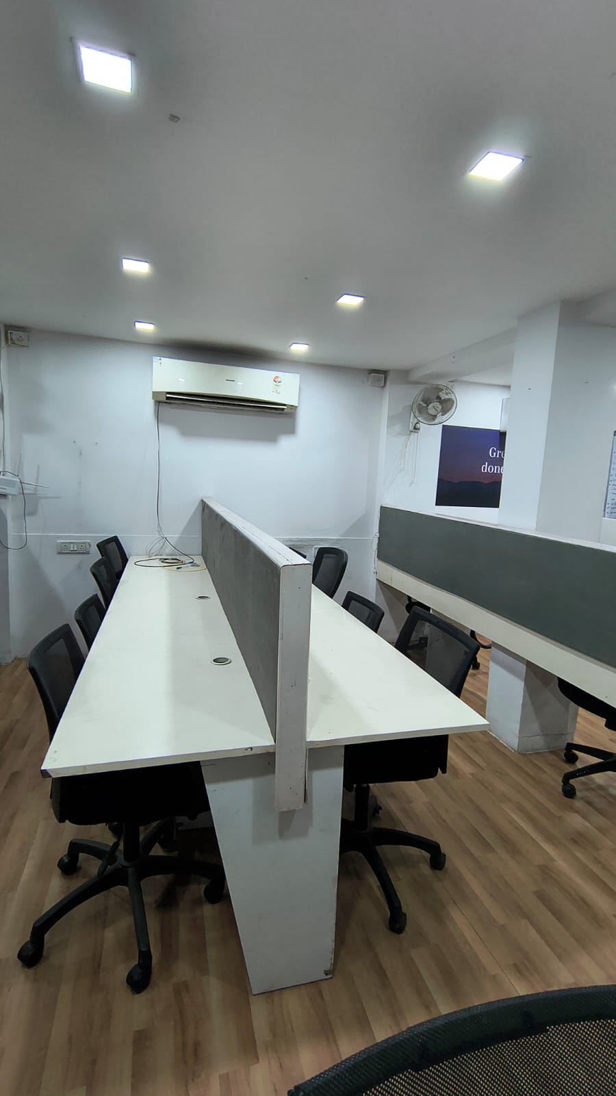 Rental Commercial Office Space 760 Sq.Ft. in Hari Kunj Naupada, Naupada ...