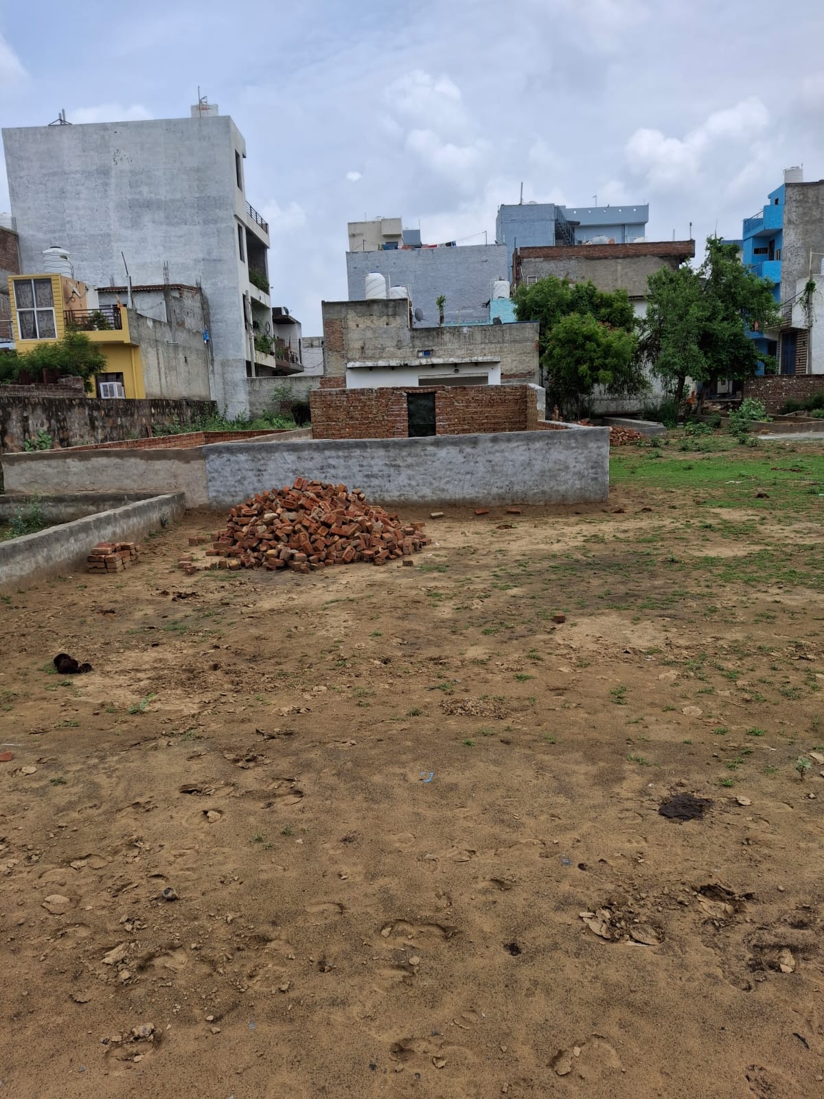 Resale 220 Sq.Yd. Plot in Bhondsi Gurgaon - 9605005