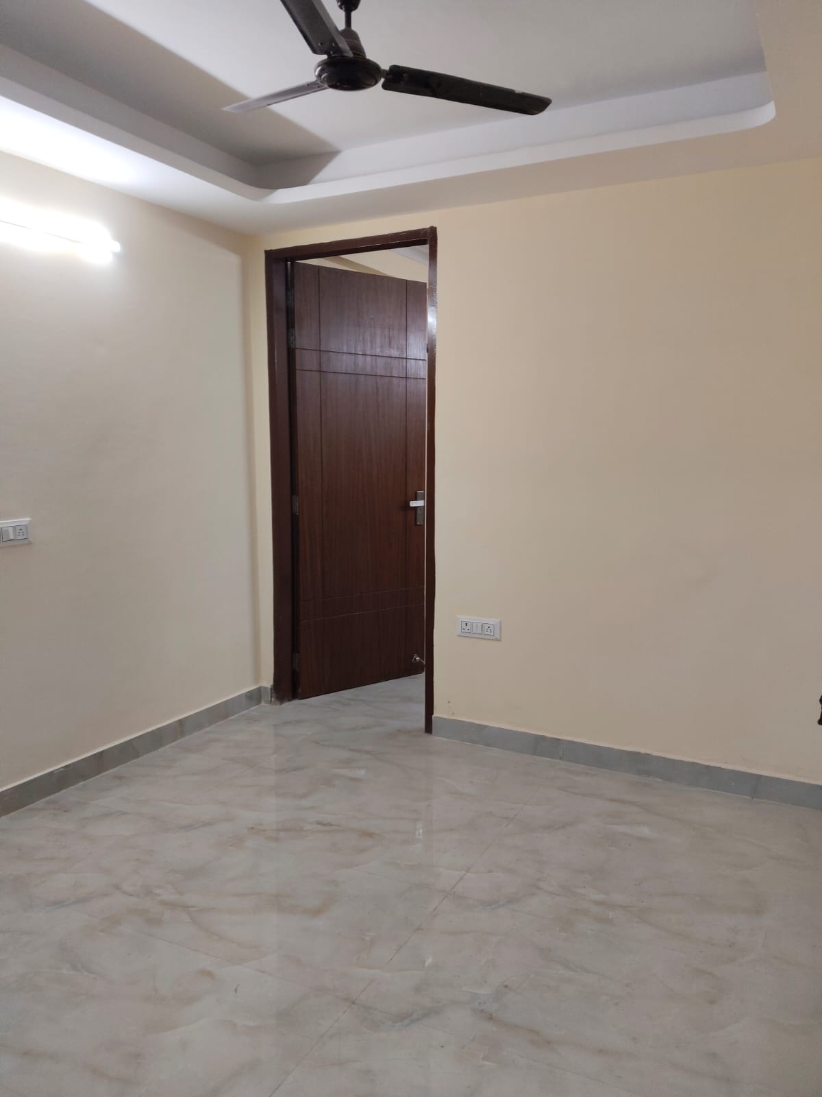 Rental 1 Bedroom 395 Sq.Ft. Builder Floor in Vikas Puri Delhi - 9680607