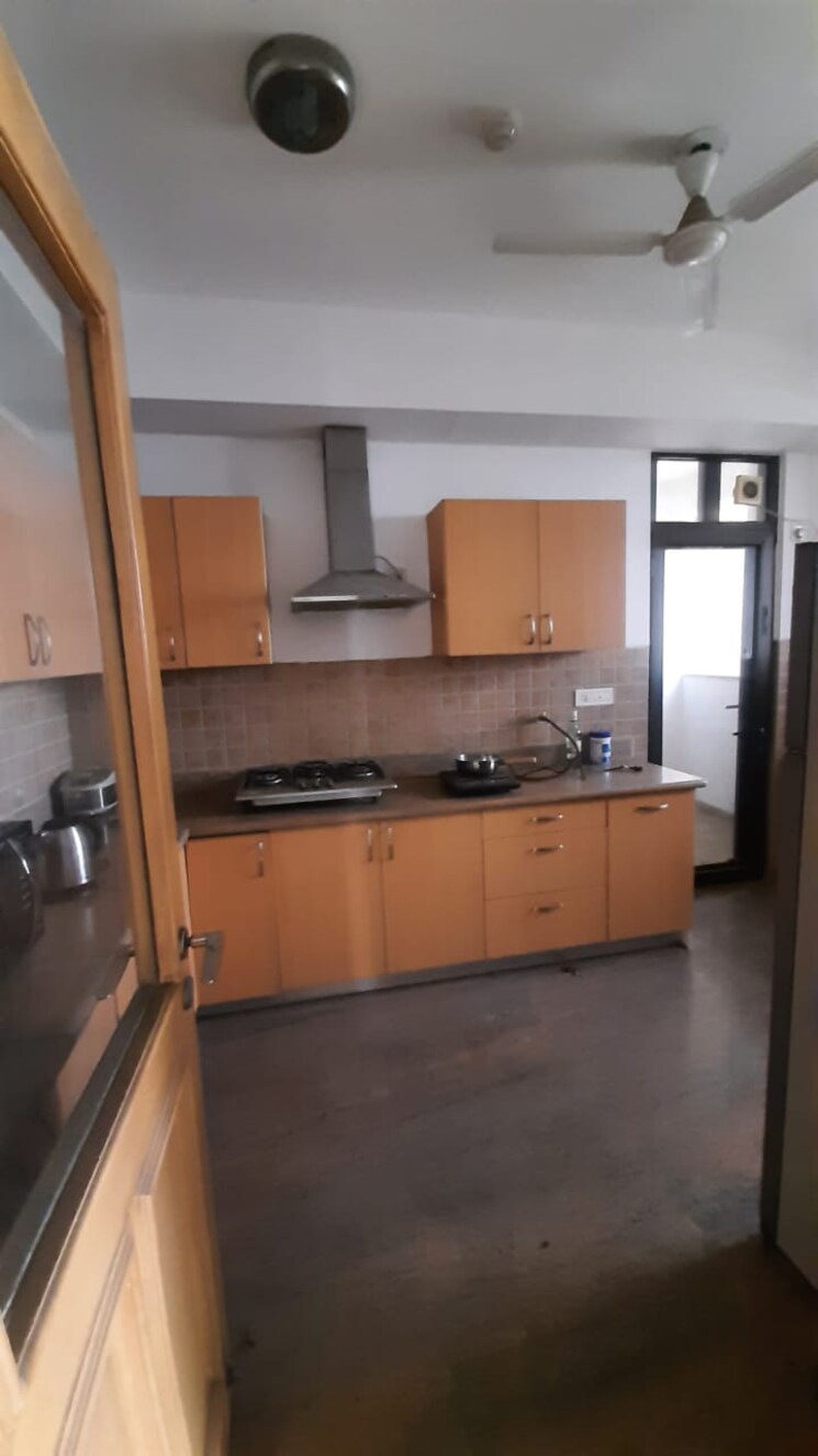 Resale 3 Bedroom 2625 Sq.Ft. Apartment in Jaypee Kalypso Court, Sector ...