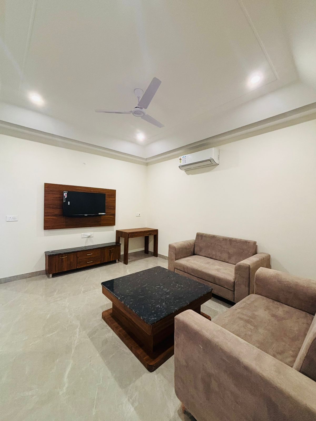 Rental 1 Bedroom 751 Sq.Ft. Builder Floor in Sector 46 Gurgaon - 9718685