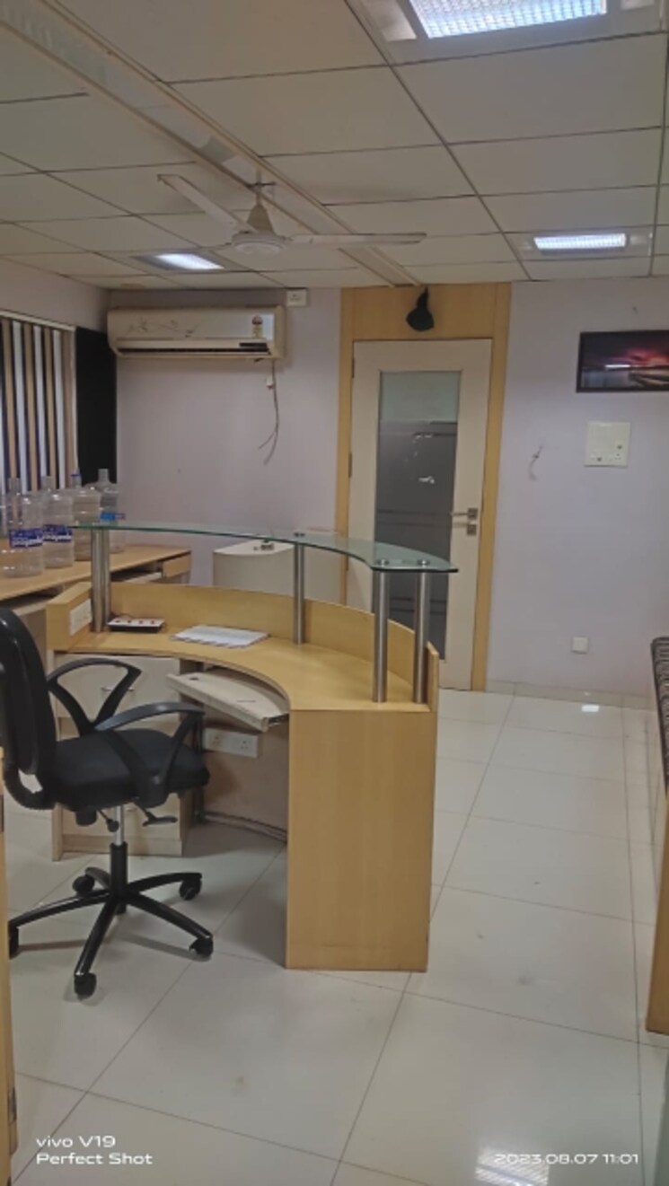 Rental Commercial Office Space 1200 Sq.Ft. in Revenue Colony Pune - 9819319