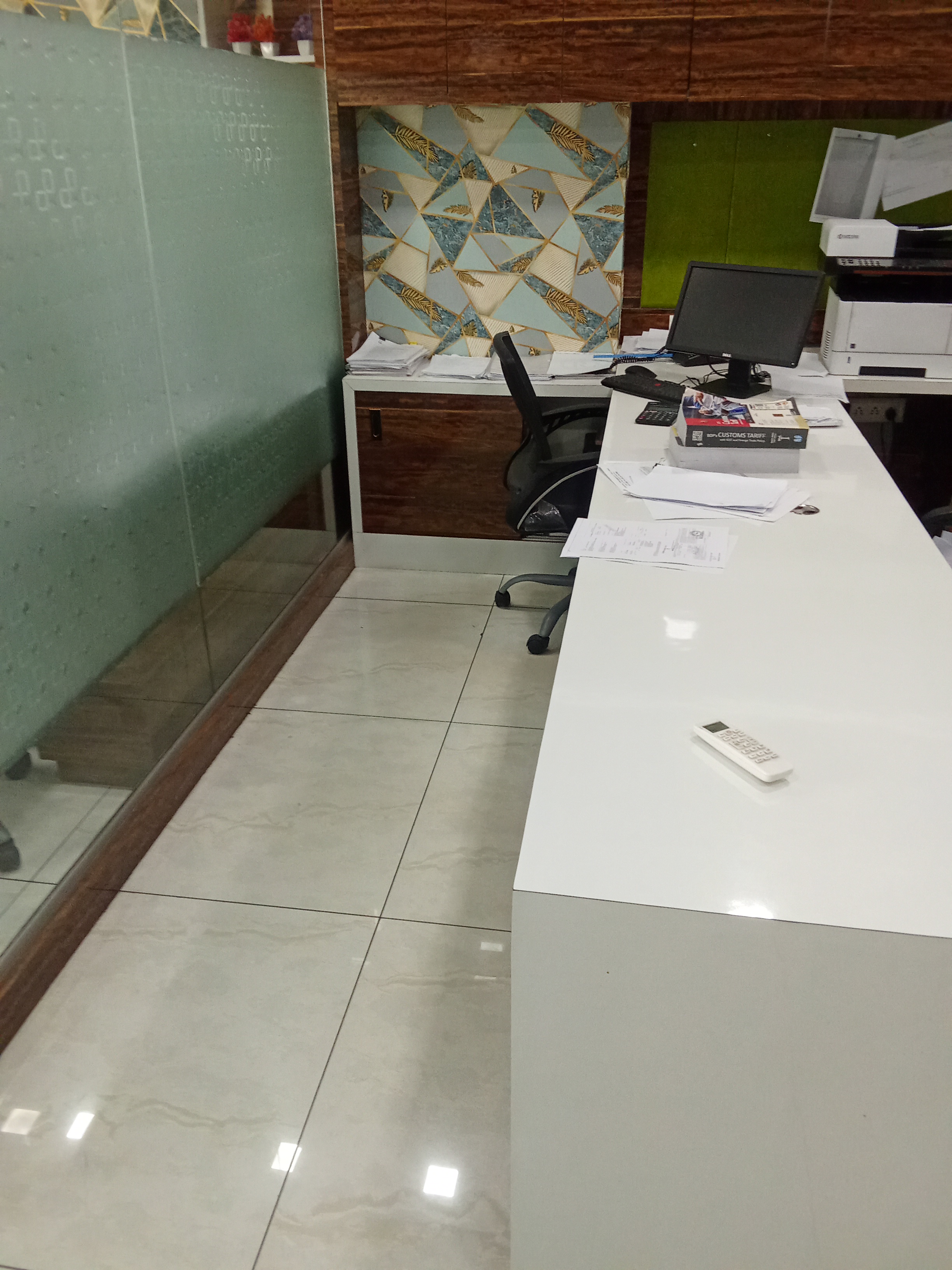 Rental Commercial Office Space 1200 Sq.Ft. in Mayuresh Chambers, Cbd ...