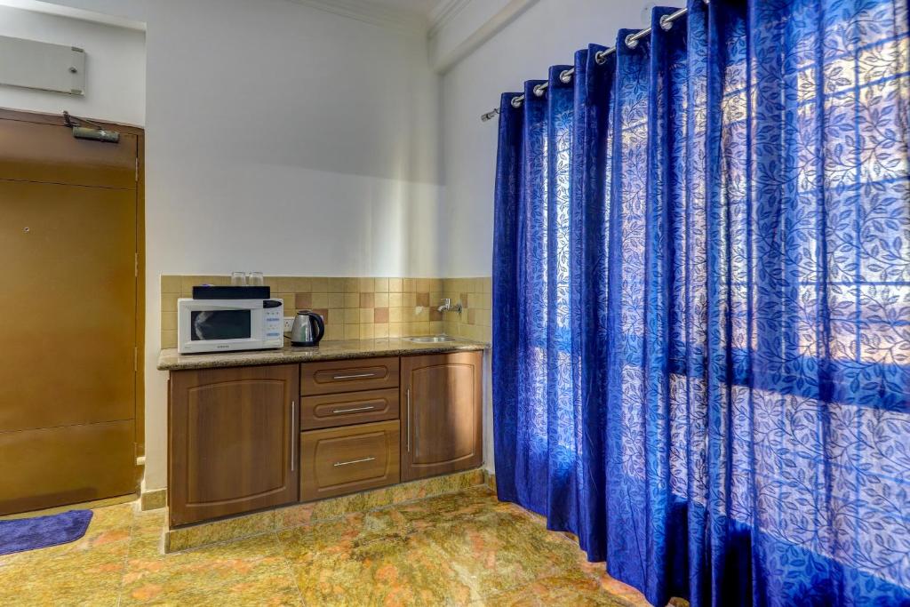 Rental 1 Bedroom 450 Sq.Ft. Apartment in Madhapur Hyderabad - 9940136