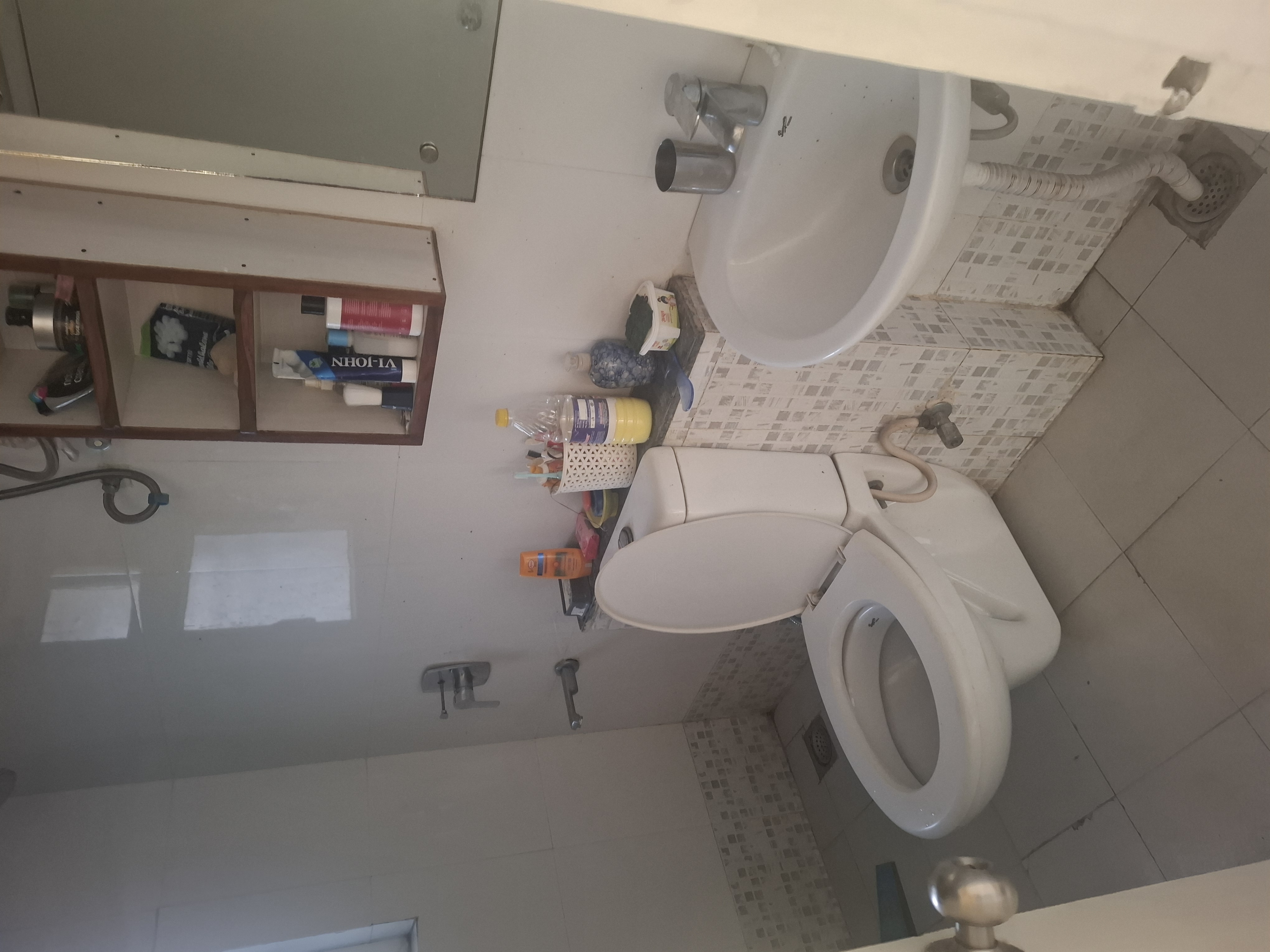 Resale 2 Bedroom 820 Sq.Ft. Apartment in Shree Vardhman Mantra, Sector ...