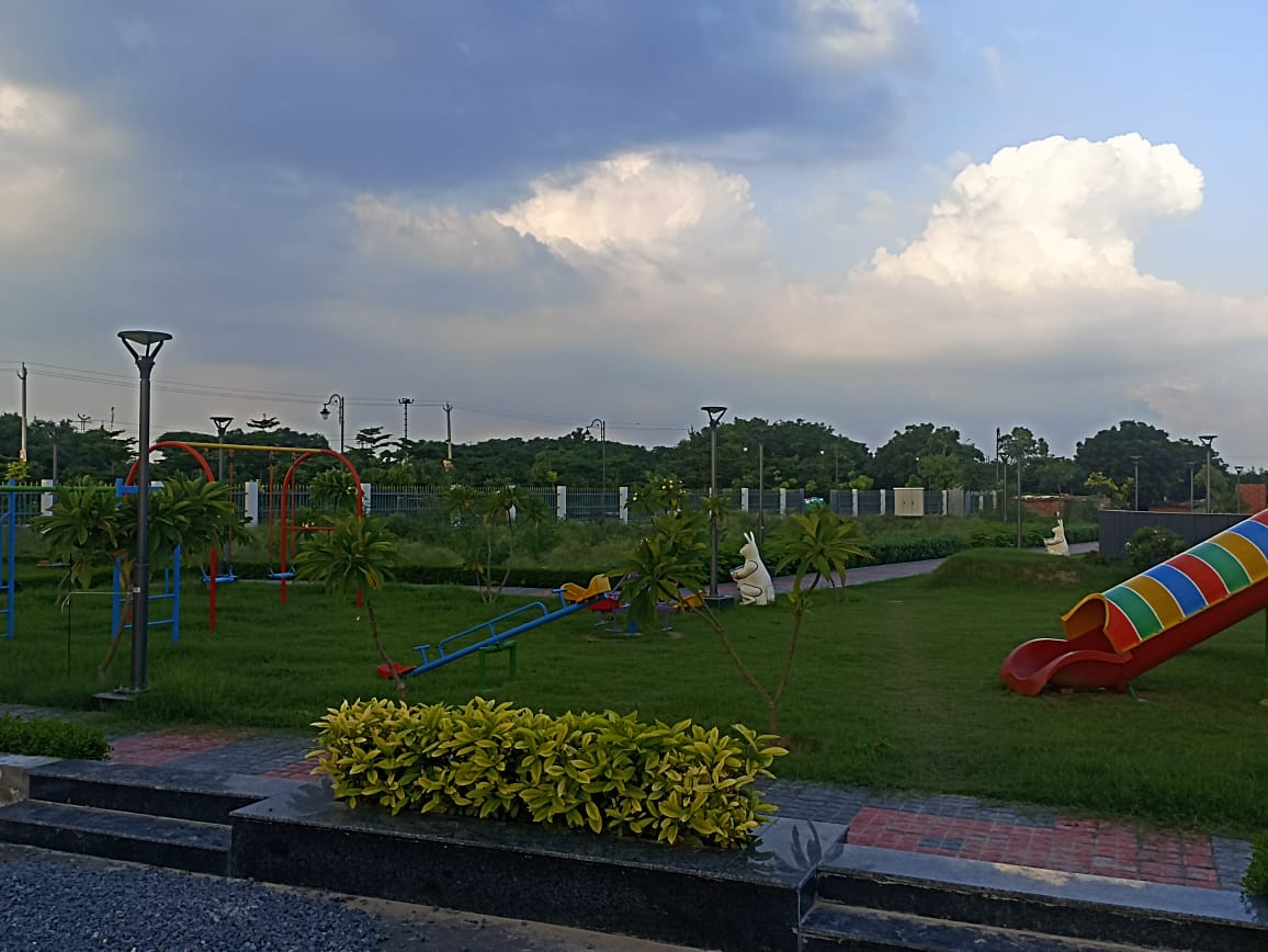 Resale 3.5 Bedroom 1620 Sq.Ft. Builder Floor in Breez Flora Avenue 33 ...