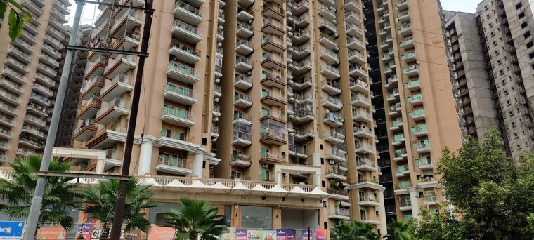 Resale 2 Bedroom 1050 Sq.Ft. Apartment in Migsun Twiinz, Eta Ii Greater ...