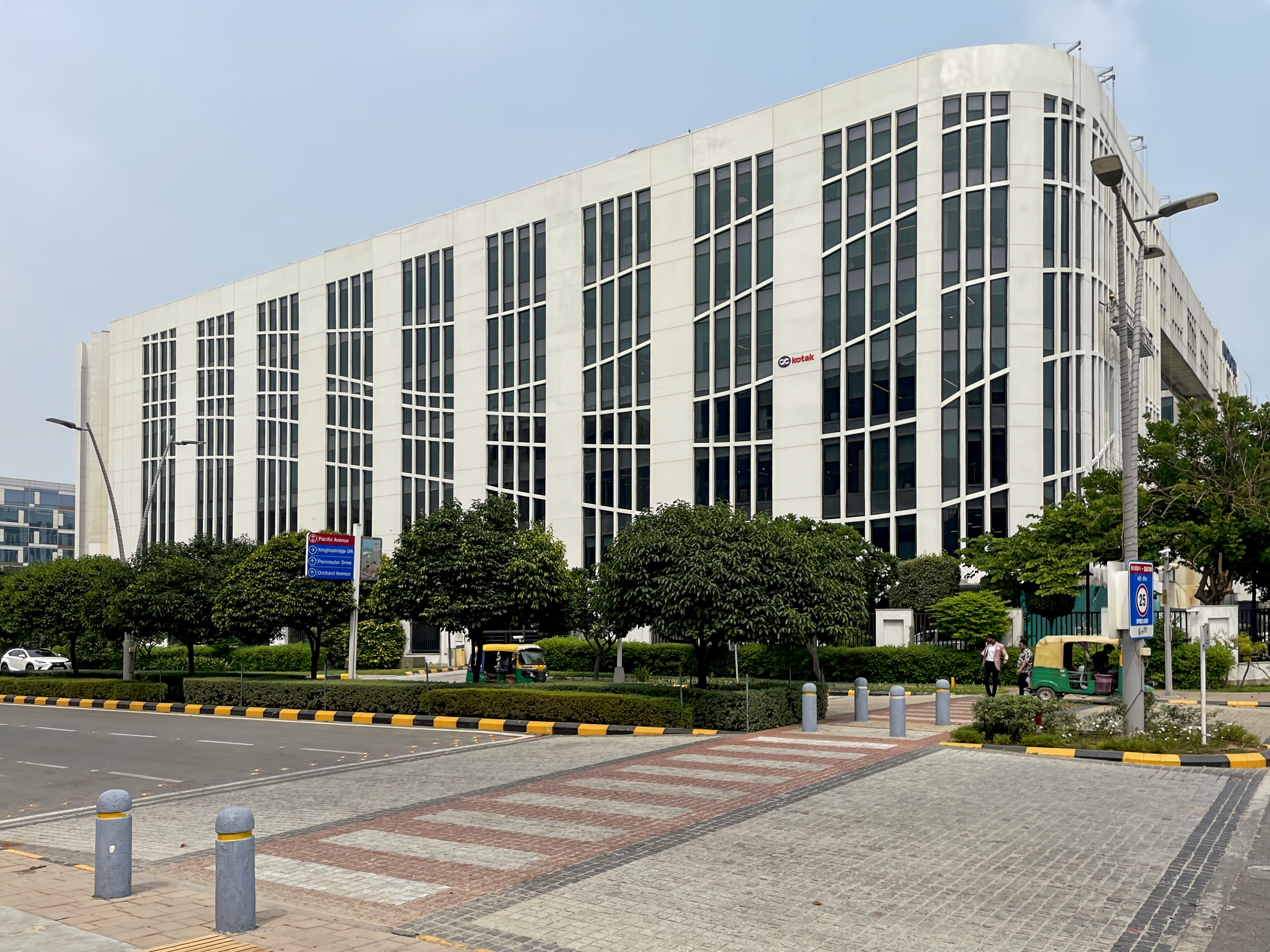 Rental Commercial Co-working Space 646 Sq.Ft. in Mehrauli Delhi - 9540097