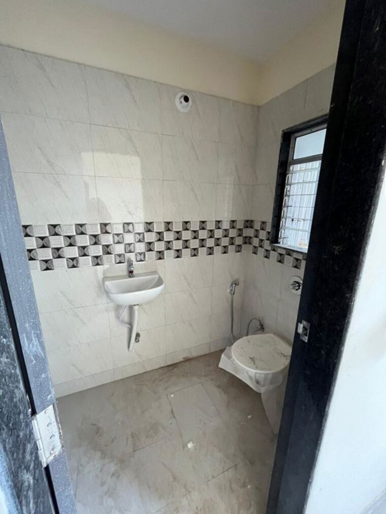 Resale 1 Bedroom 301 Sq.Ft. Apartment in Kings My Homes, Chunabhatti ...