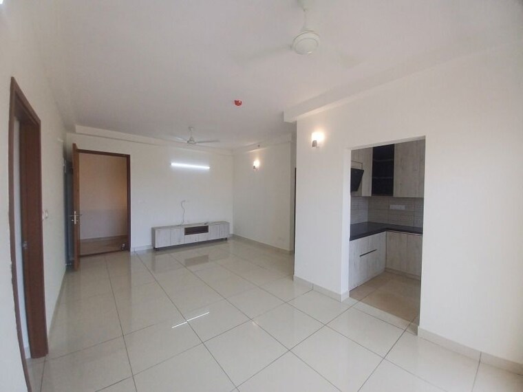 Rental 3 Bedroom 1270 Sq.Ft. Apartment in Prestige Finsbury Park Regent ...