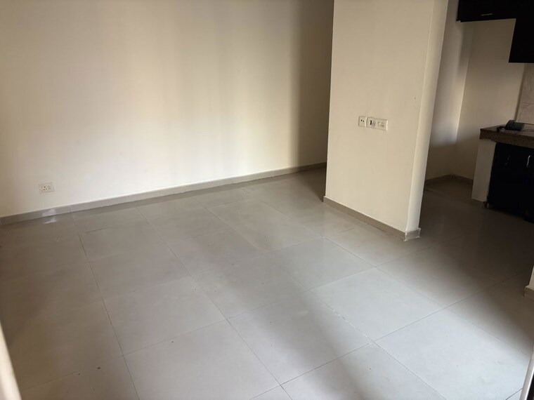 Resale 2 Bedroom 893 Sq.Ft. Apartment in Sam Palm Olympia, Sector 16c ...