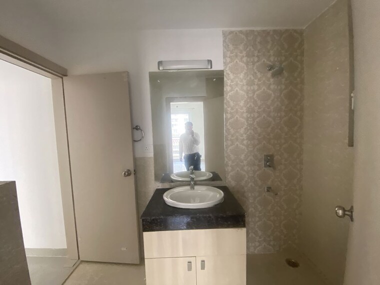 Resale 3.5 Bedroom 2300 Sq.Ft. Apartment in ATS Le Grandiose, Sector ...