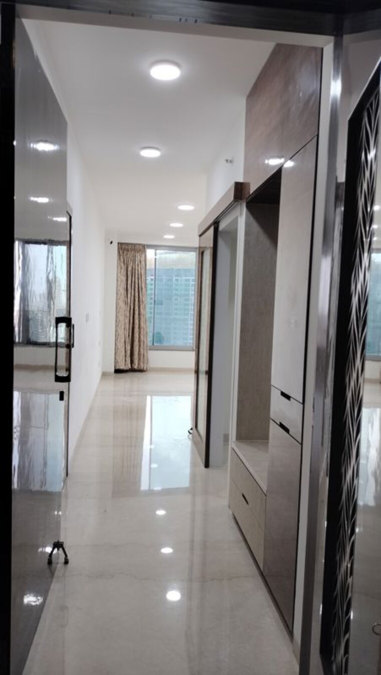 Rental 3 Bedroom 1367 Sq.Ft. Apartment in Oberoi Realty Esquire ...