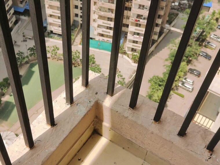 Resale 2.5 Bedroom 1080 Sq.Ft. Apartment in Samridhi Grand Avenue, Tech ...