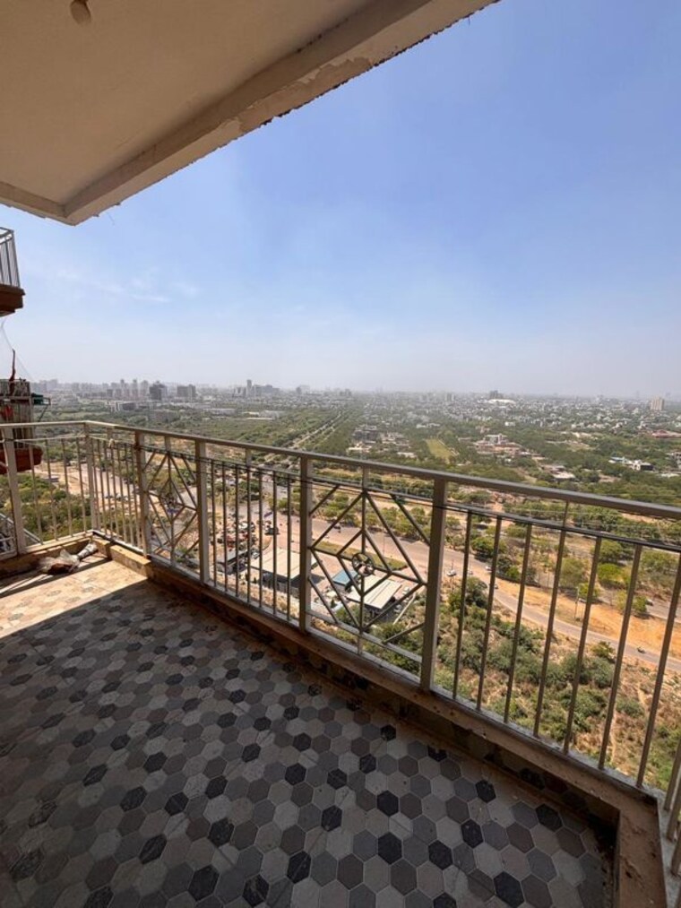 Rental 2 Bedroom 845 Sq.Ft. Apartment in Migsun Twiinz, Eta Ii Greater ...