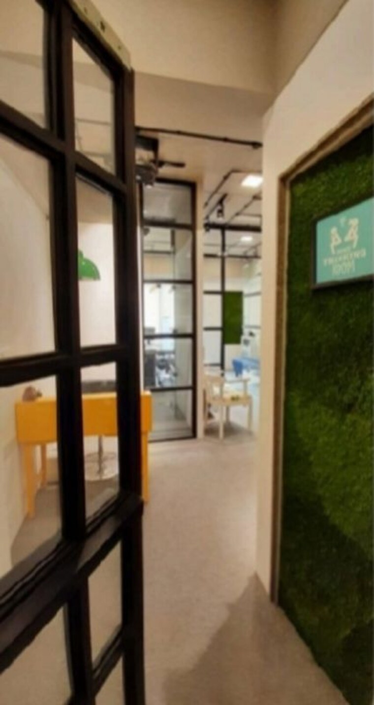 Rental Commercial Office Space 545 Sq.Ft. in Makarba Ahmedabad - 10451467