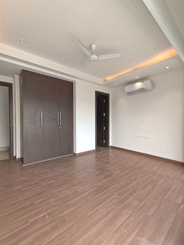 Rental 4 Bedroom 4500 Sq.Ft. Apartment in BPTP Amstoria Country Floor ...