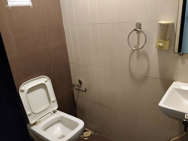 Rental Commercial Office Space 1500 Sq.Ft. in Kanakia Boomerang, Powai ...