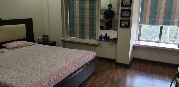 Rental 2000 Sq.Ft. Apartment in Gulmohar Colony Mumbai - 10437600