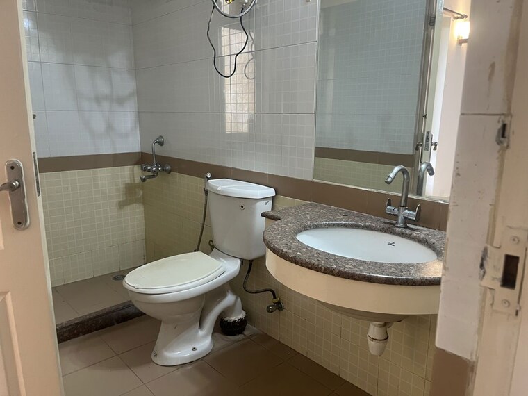 Rental 3 Bedroom 1859 Sq.Ft. Apartment in Bestech Park View City 2 ...