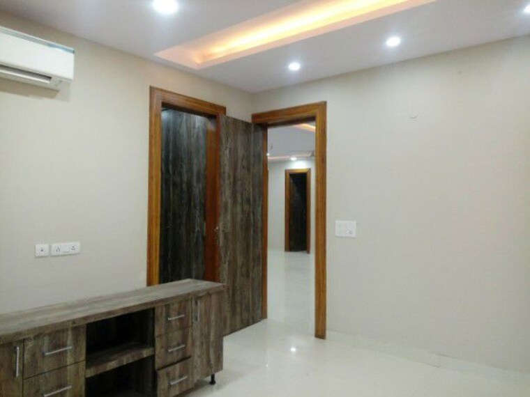 Rental 3 Bedroom 2700 Sq.Ft. Apartment in BPTP Amstoria Country Floor ...