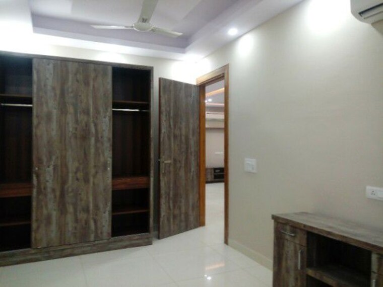 Rental 3 Bedroom 2700 Sq.Ft. Apartment in BPTP Amstoria Country Floor ...