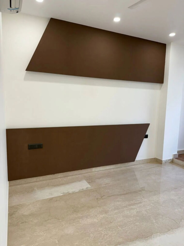 Resale 4 Bedroom 565 Sq.Yd. Builder Floor in Dlf City Phase 3 Gurgaon ...